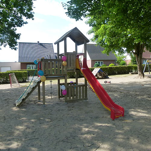 ILL-eV.: Unser neues Klettergerüst - "Kleine Weltentdecker" Ribnitz